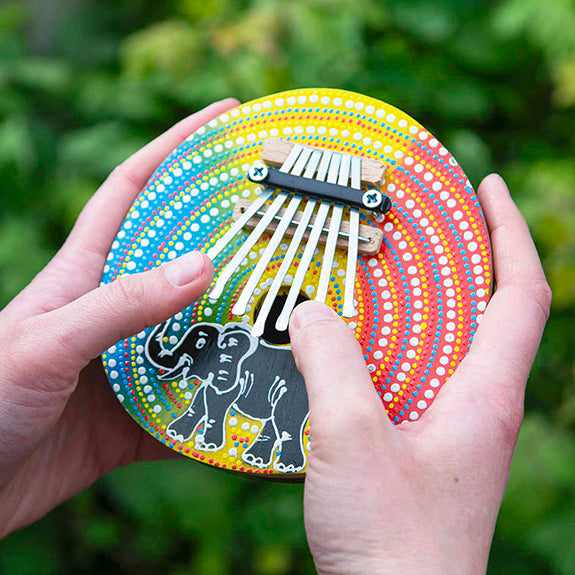 How To Play The Kalimba – Siesta Crafts